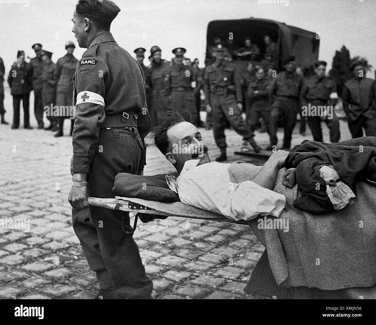 Medicine in wartime wounded Black and White Stock Photos & Images - Alamy