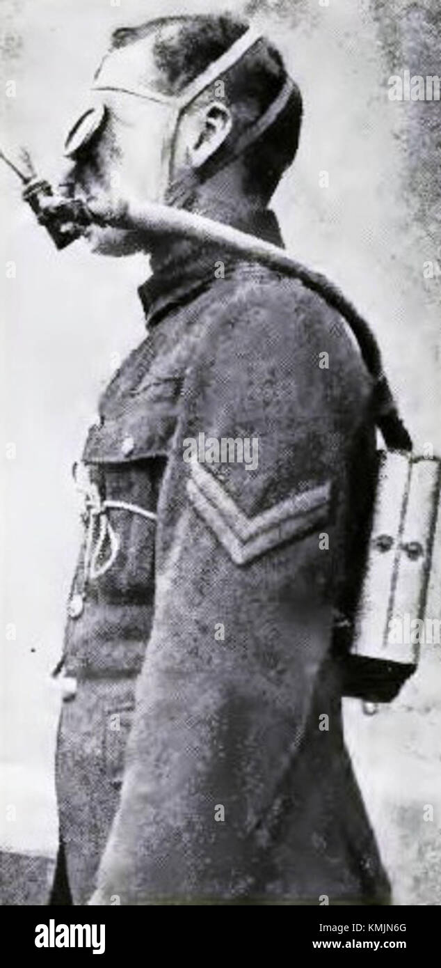 World war i soldier gas mask hi-res stock photography and images - Alamy