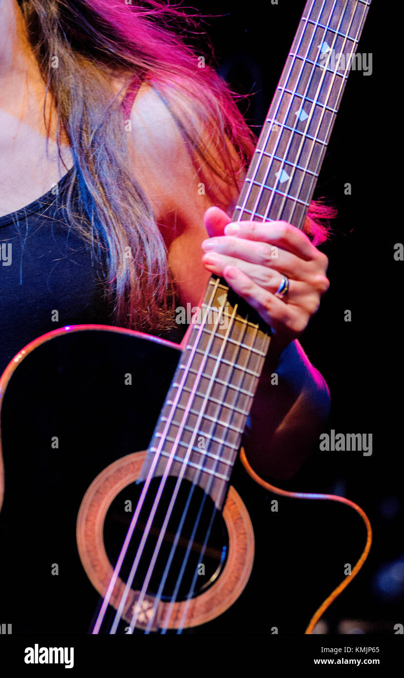 BROKEN WINDOWS featuring the songs of Liz Jones in The voodoo Rooms ...