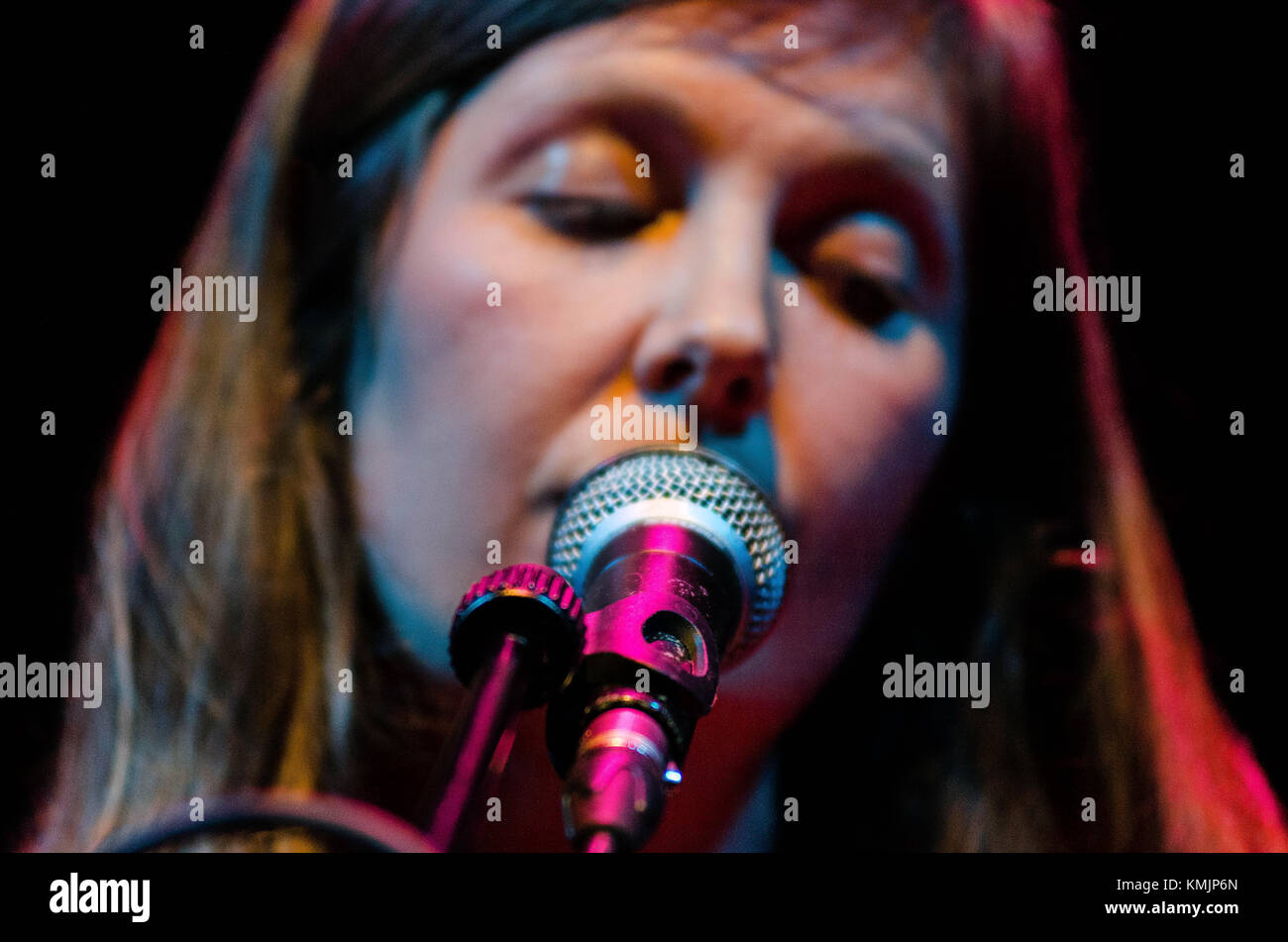 BROKEN WINDOWS featuring the songs of Liz Jones in The voodoo Rooms ...