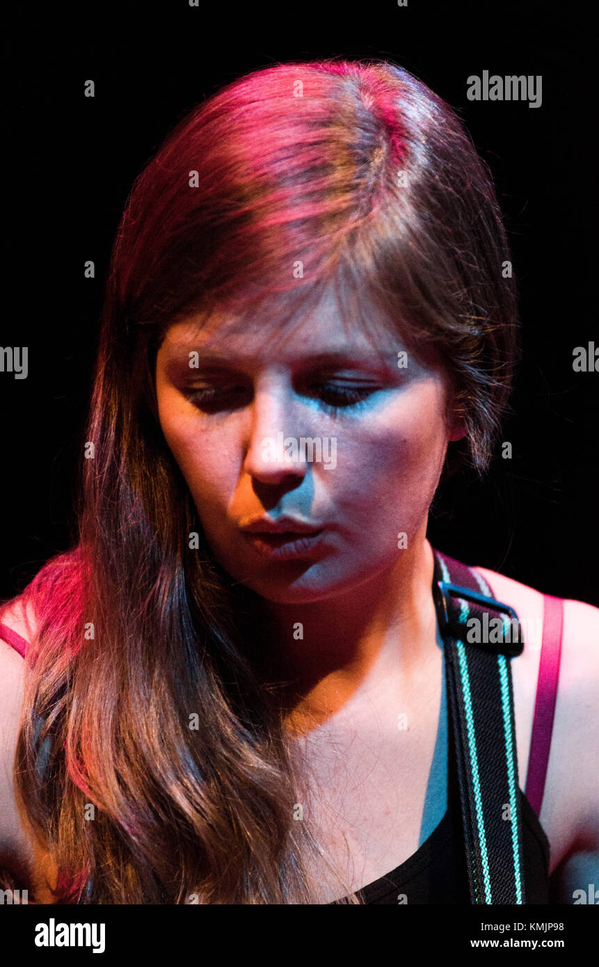 Liz jones singer hi-res stock photography and images - Alamy