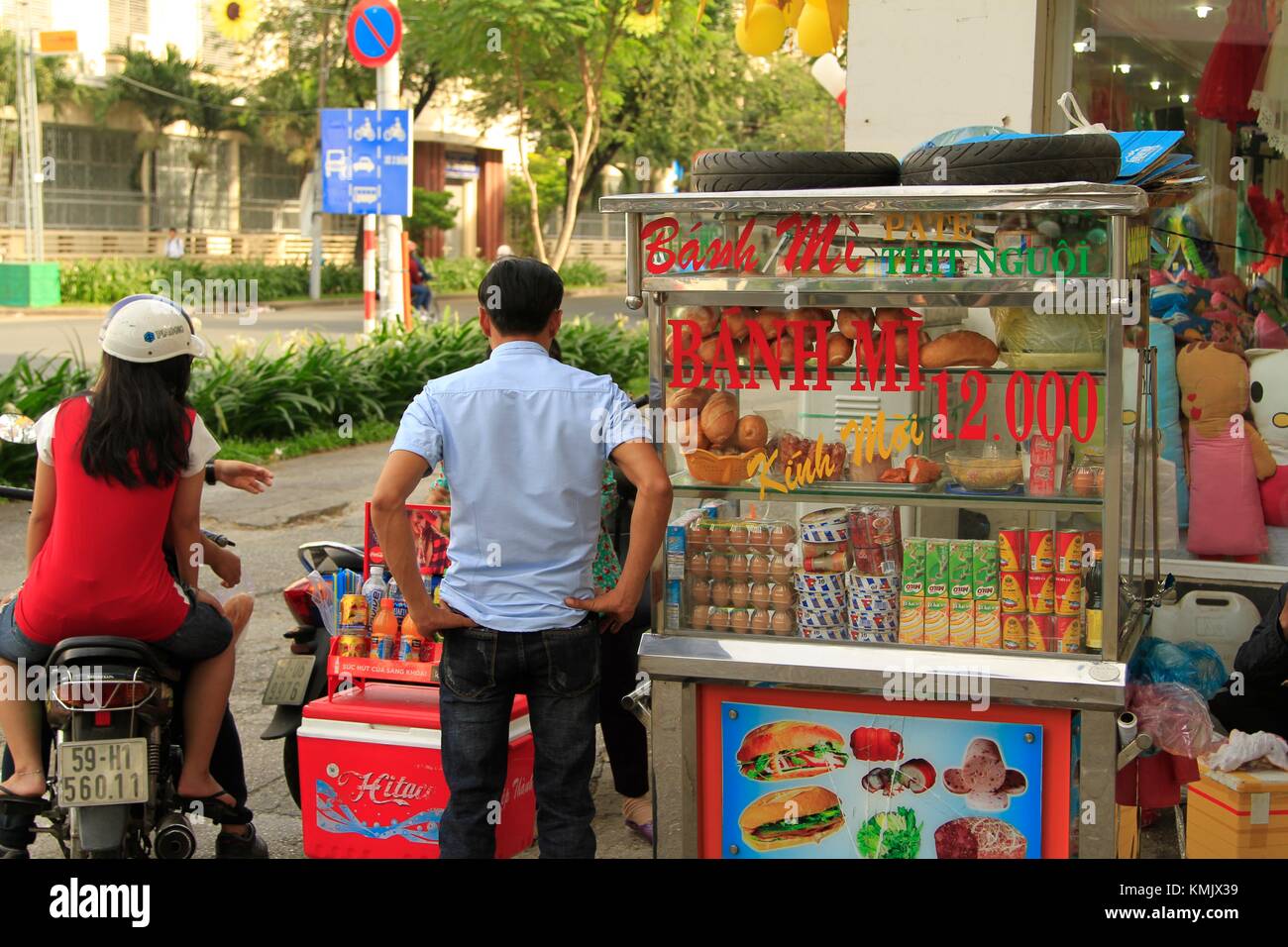 Vietnamese Banh Mi stand, Ho Chi Minh City, Vietnam Stock Photo - Alamy
