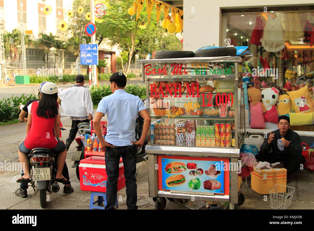 Banh mi stand hi-res stock photography and images - Alamy