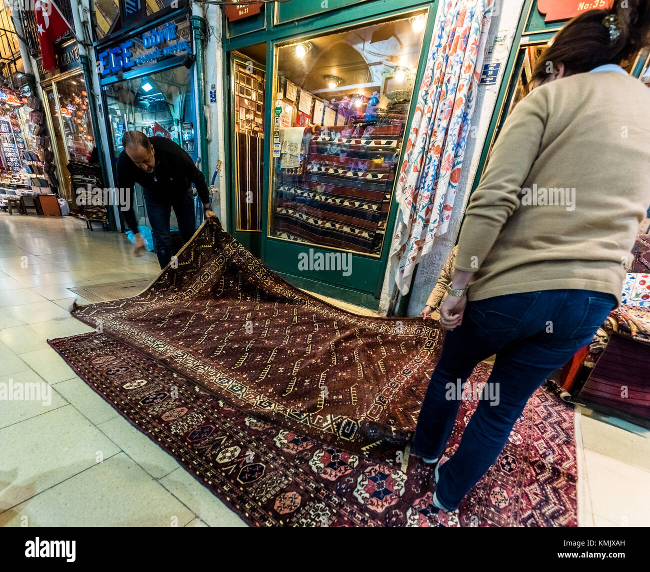Turkish rugs in the grand bazaar hi-res stock photography and images ...