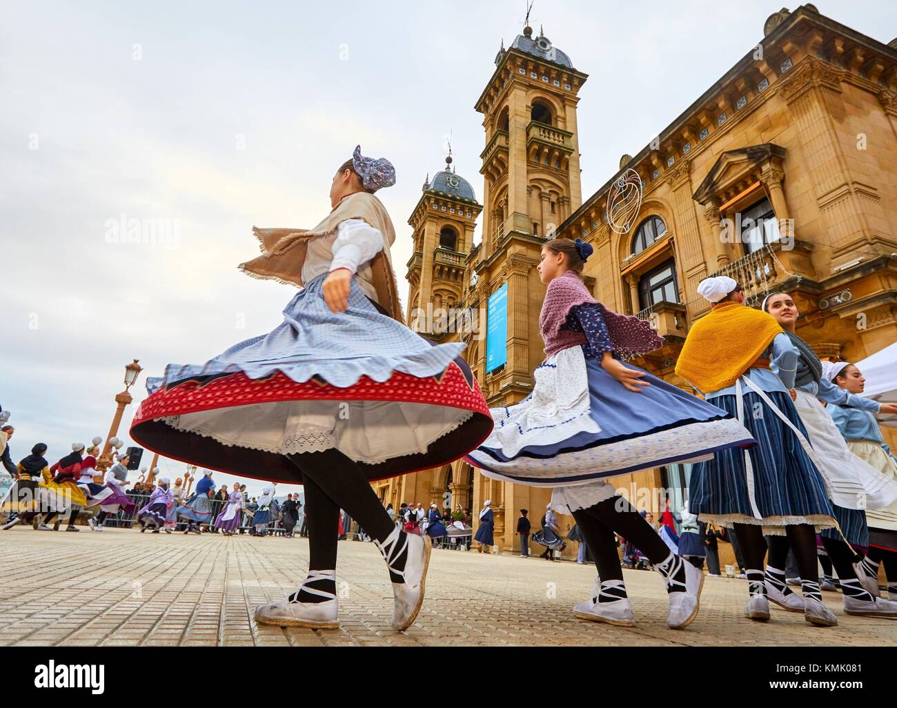 Regional dancing costumes hi-res stock photography and images - Alamy