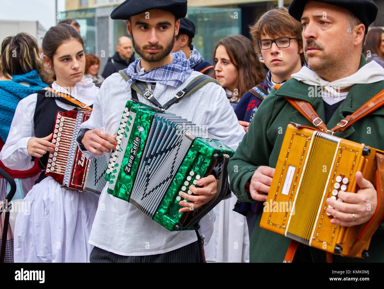 Basque woman traditional hi-res stock photography and images - Alamy