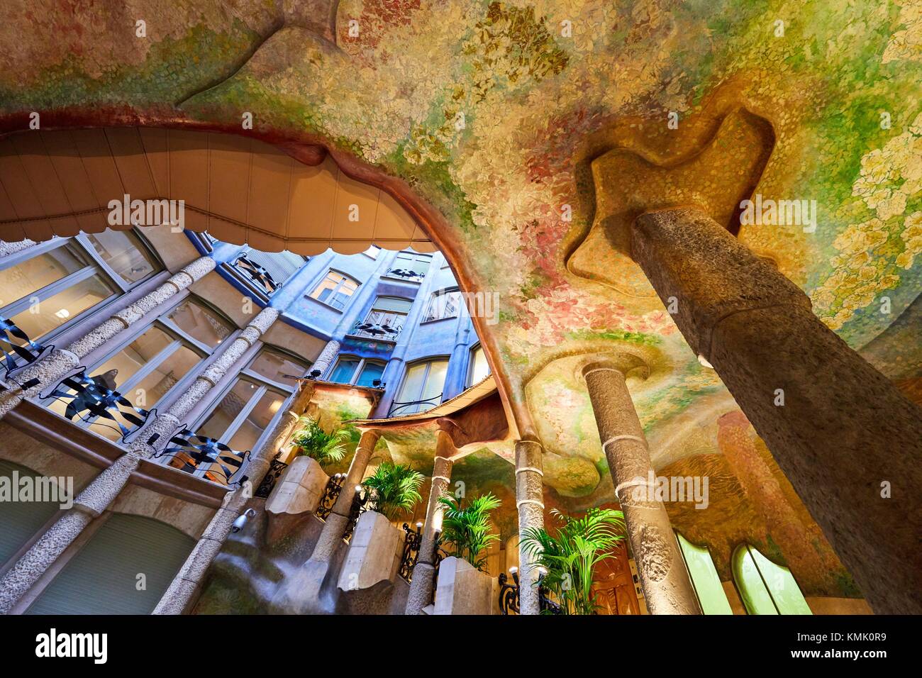 Courtyard inside building hi-res stock photography and images - Alamy