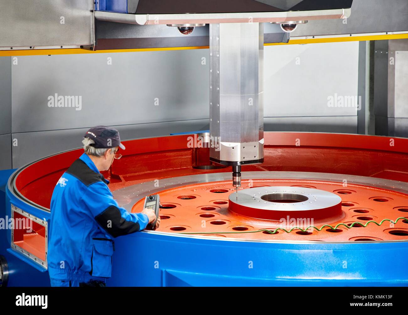 Vertical machining centre hi-res stock photography and images - Alamy