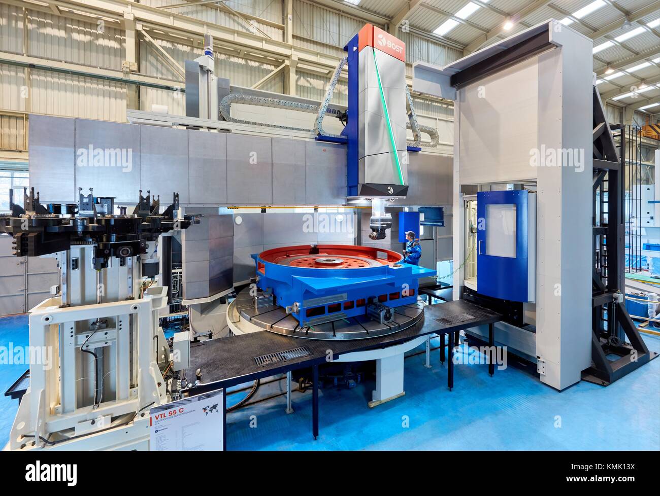 Centre lathe hi-res stock photography and images - Alamy