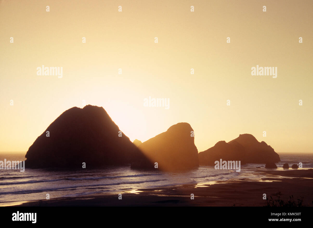 Oregon coast at sunset. USA Stock Photo - Alamy
