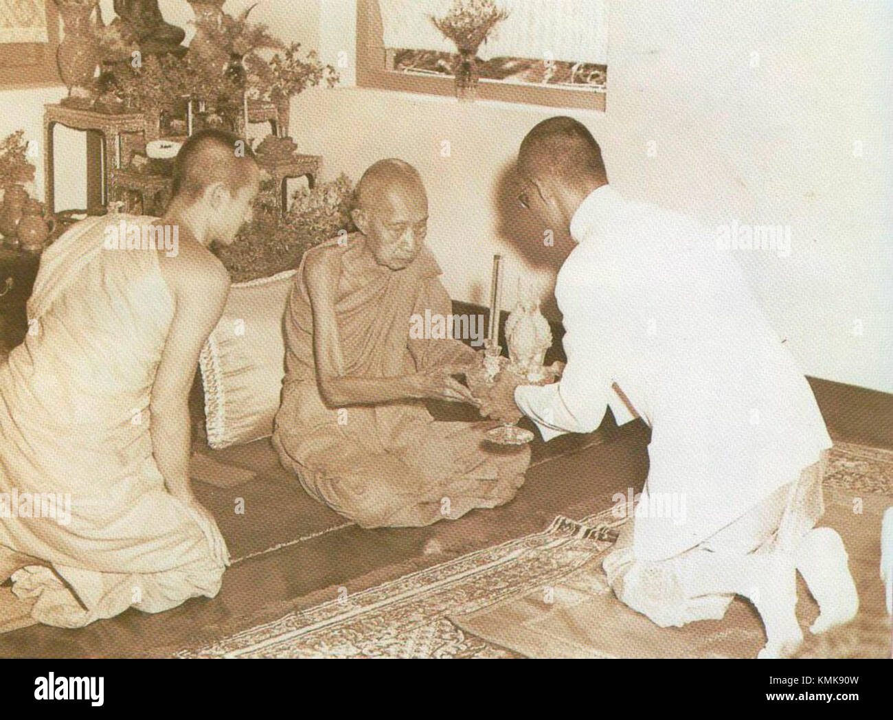 Bhumibol Adulyadej entered a 15-day monkhood (15 Stock Photo - Alamy