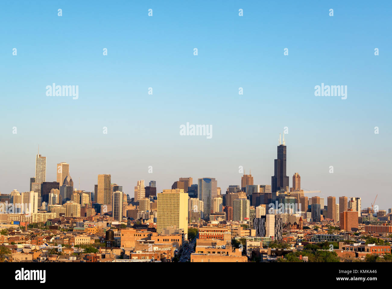 View of the skyline of downtown Chicago Stock Photo - Alamy