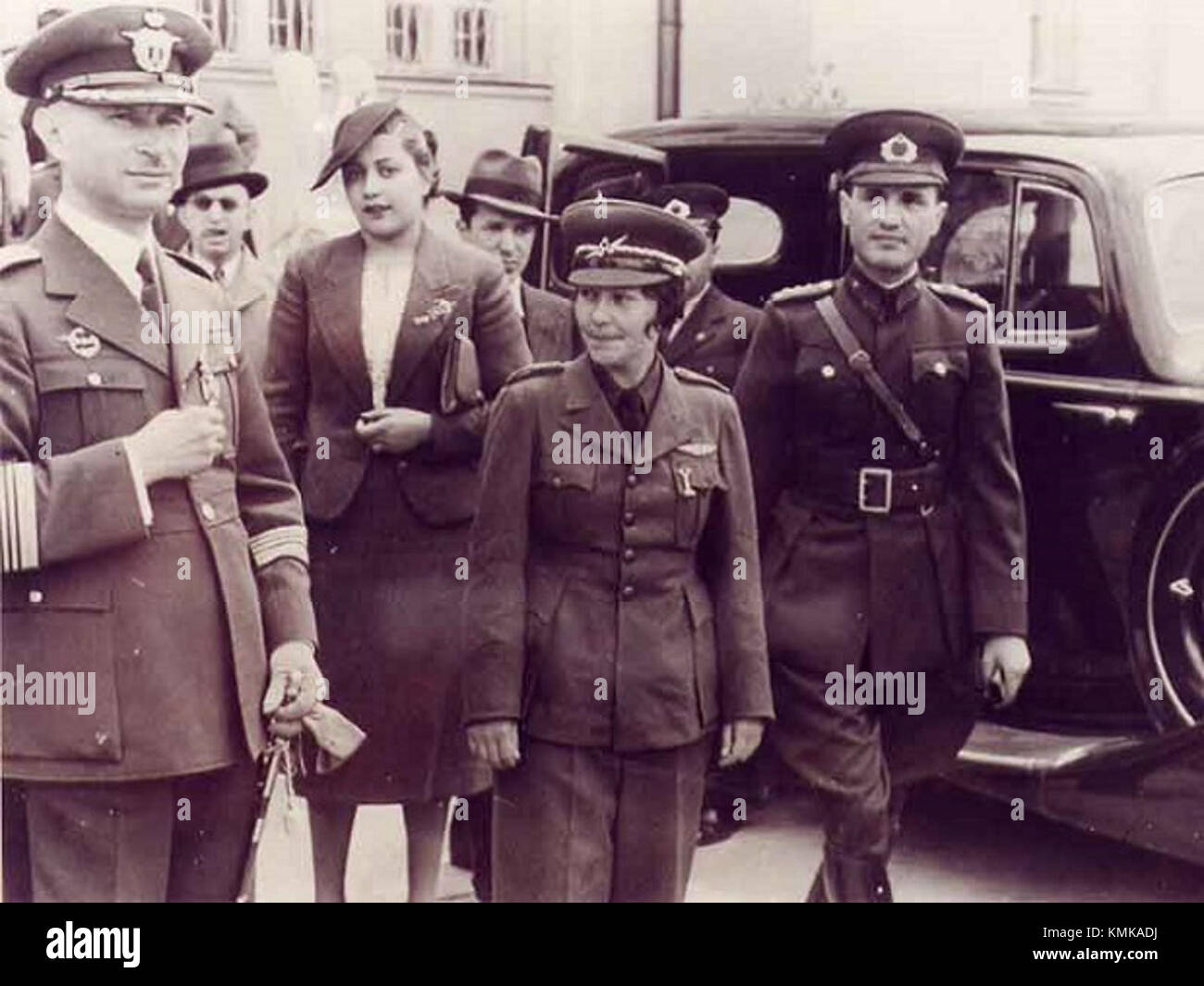 Sabiha GÃ¶kÃ§en, the first female combat pilot in Turkey and the worldâ ...