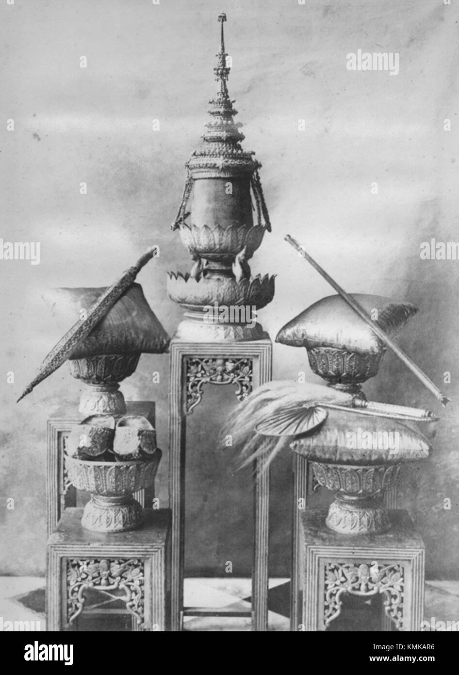 Royal regalia Black and White Stock Photos & Images - Alamy