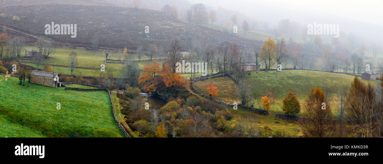 Traditional farm houses. North Spain Stock Photo - Alamy