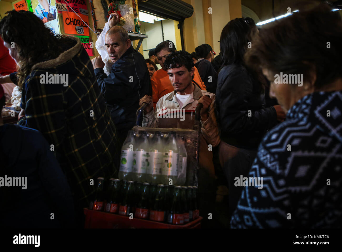 Mercado local tradicional hi-res stock photography and images - Alamy