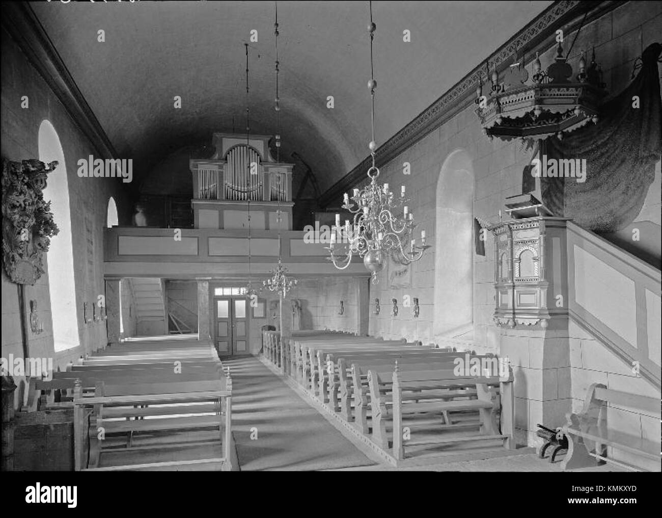 Vada Church, cataloged under KMB 16000200137058, is a notable ...