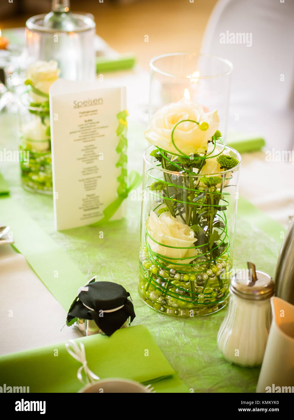 the green table decoration on the wedding table Stock Photo - Alamy
