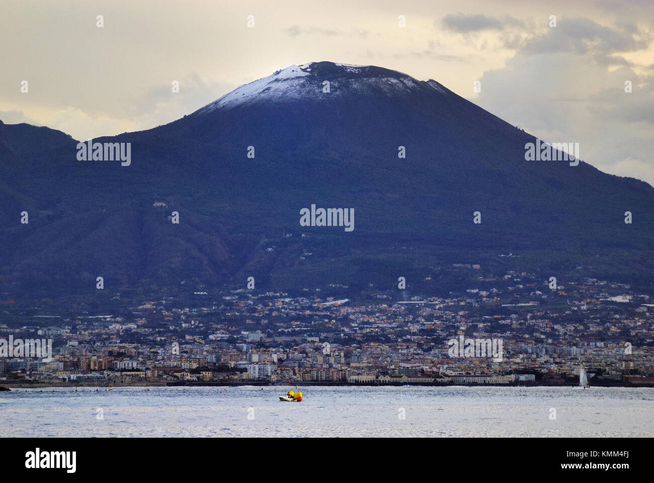 Naples, Italy. December 2017, first snow on Vesuvius Stock Photo - Alamy