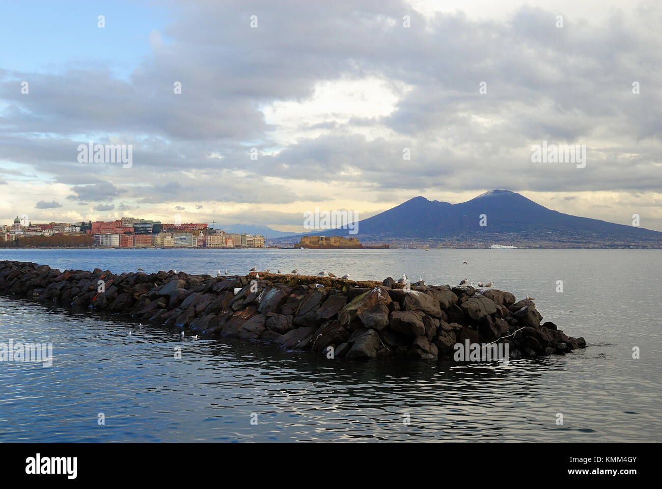 Naples, Italy. December 2017, first snow on Vesuvius Stock Photo - Alamy