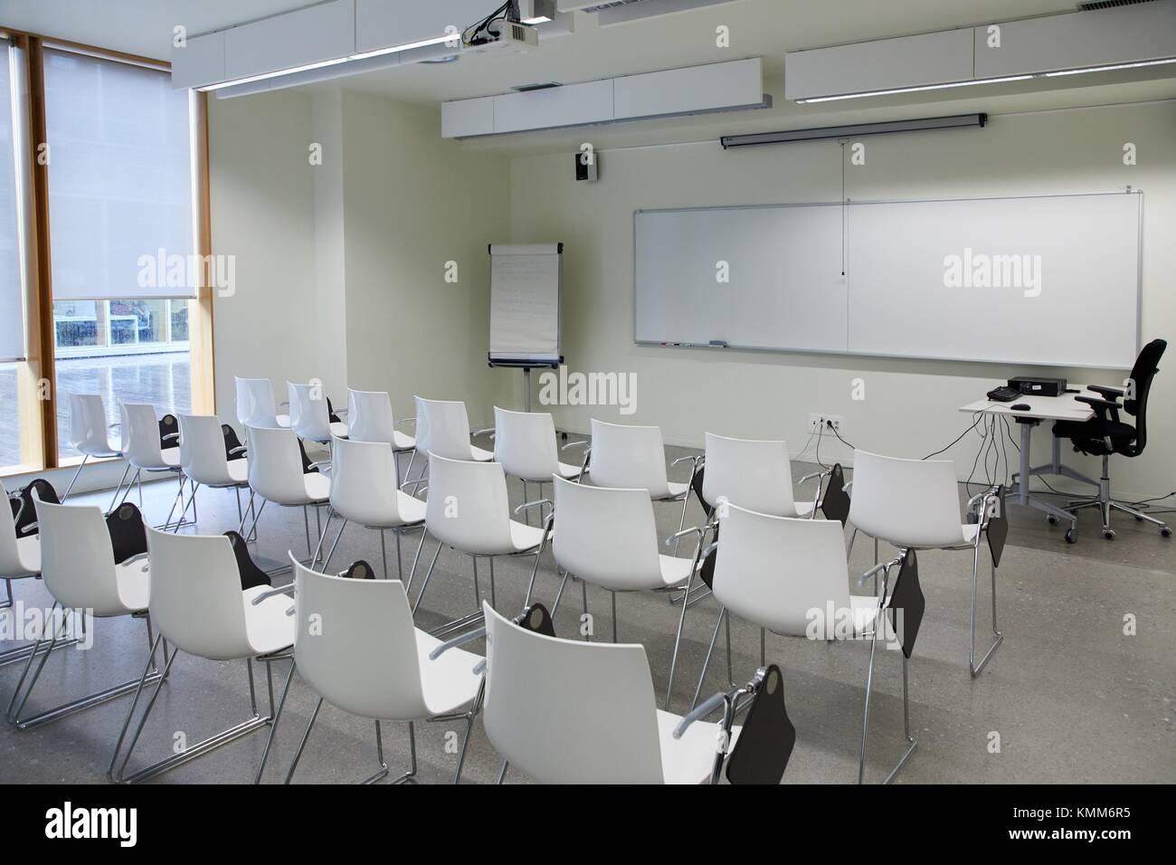 University Classroom Stock Photos & University Classroom Stock Images ...