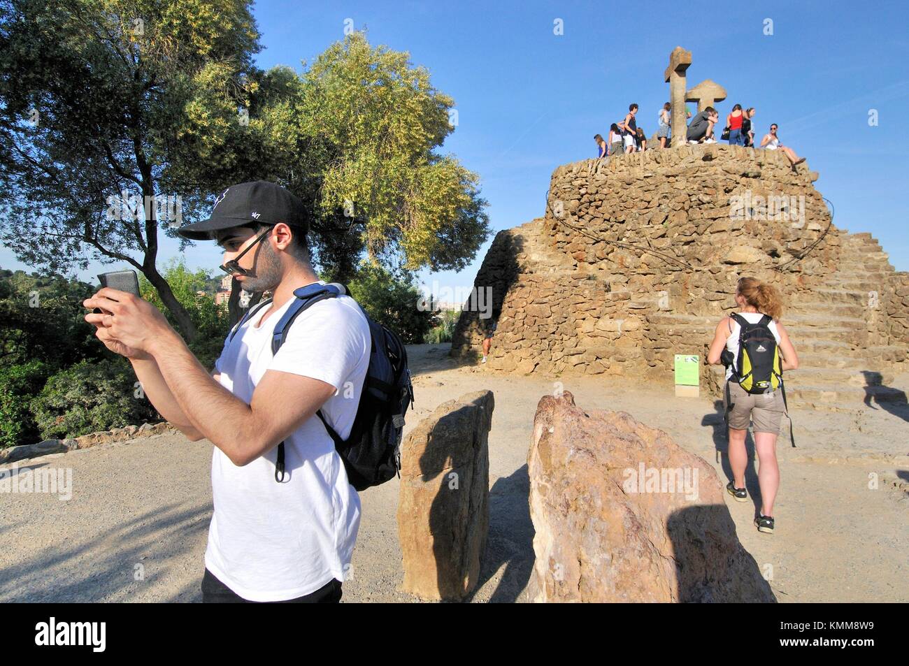 Three Crosses, Tres cruces viewpoint, Park Güell, Park Guell. Garden ...
