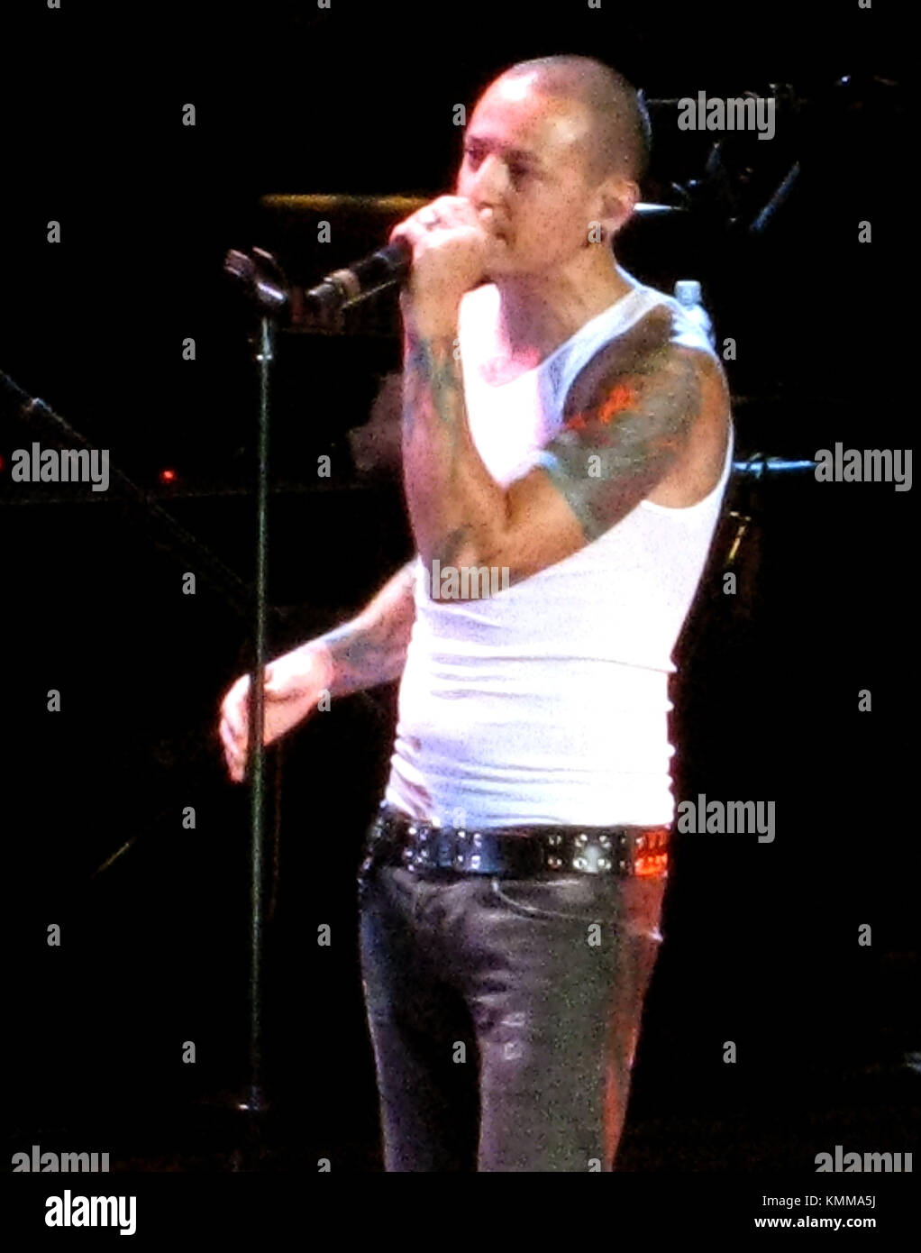 IRVINE, CA. - AUGUST 10: Singer/musician Chester Bennington on stage ...