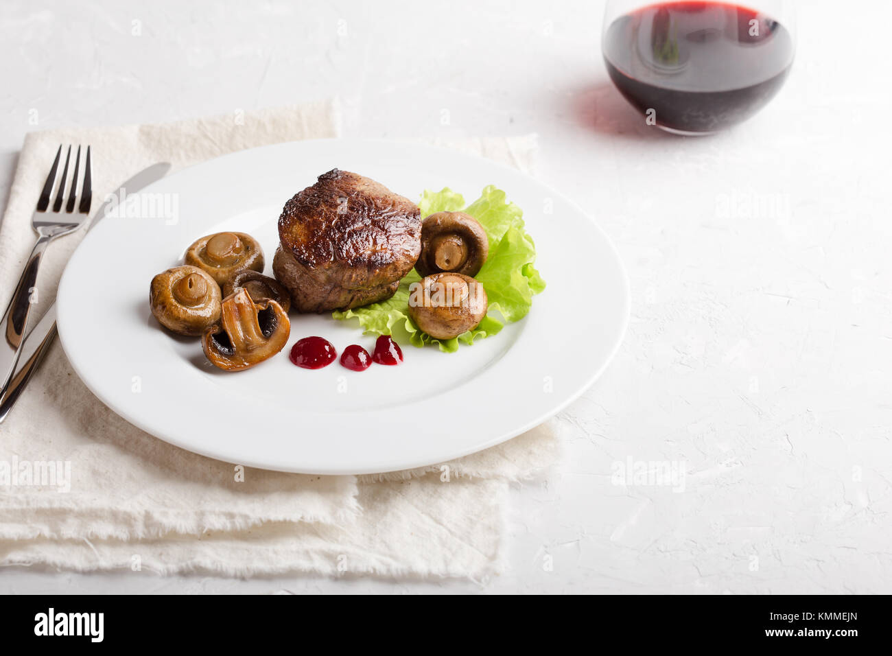 Filet mignon on plate hi-res stock photography and images - Alamy