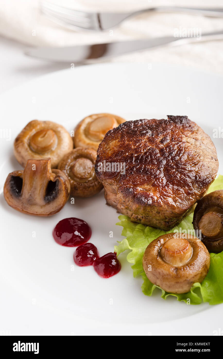 Filet mignon on plate hi-res stock photography and images - Alamy