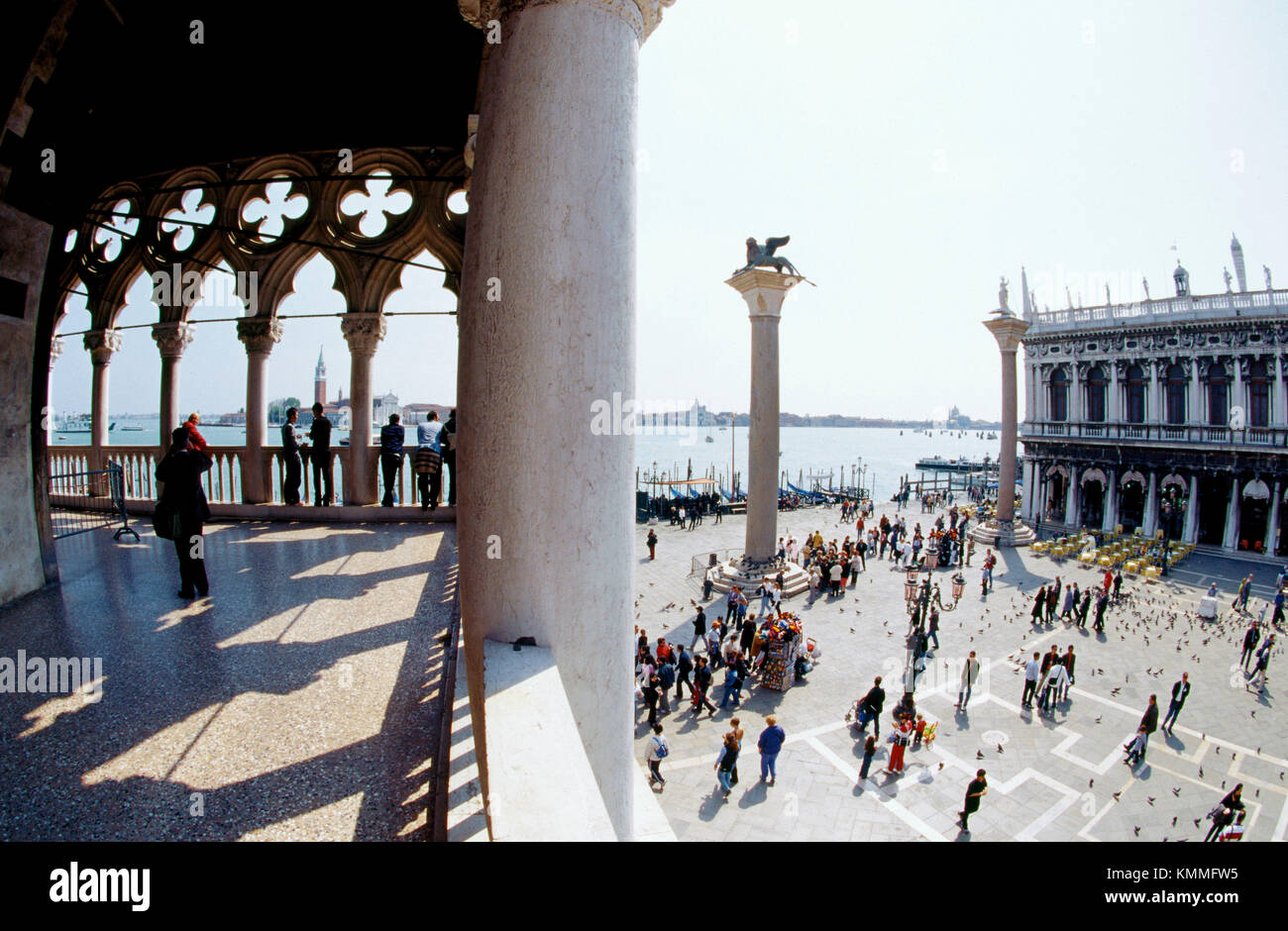 1st floor gallery hi-res stock photography and images - Alamy