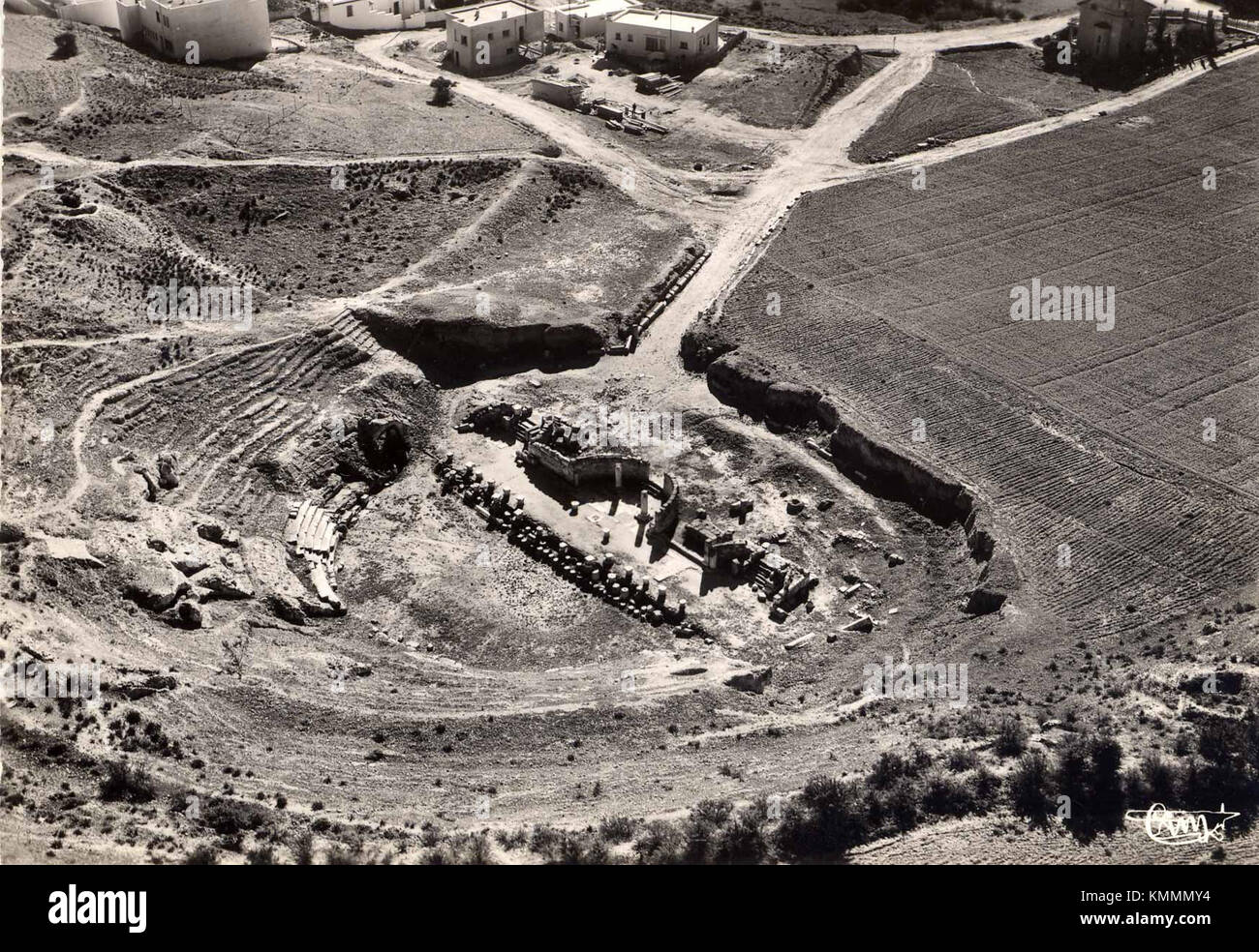 This image depicts the Carthage Theatre from the 1950s, an important ...