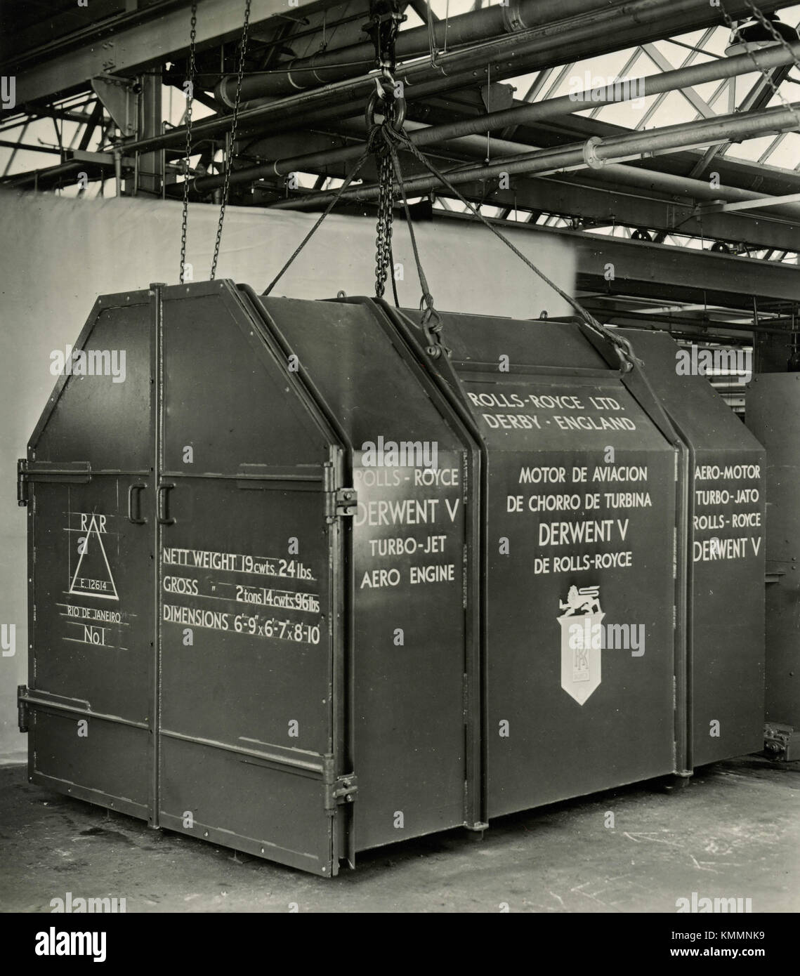 Loading the box with the Rolls-Royce aviation engine, UK 1950s Stock ...