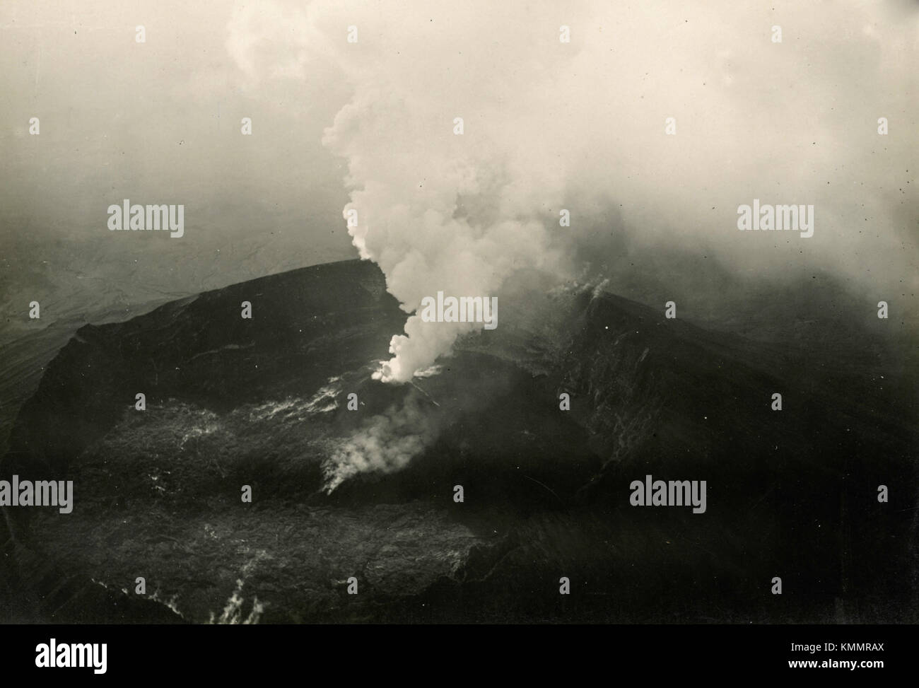 Aerial view of vulcano Vesuvio, Italy 1920s Stock Photo - Alamy