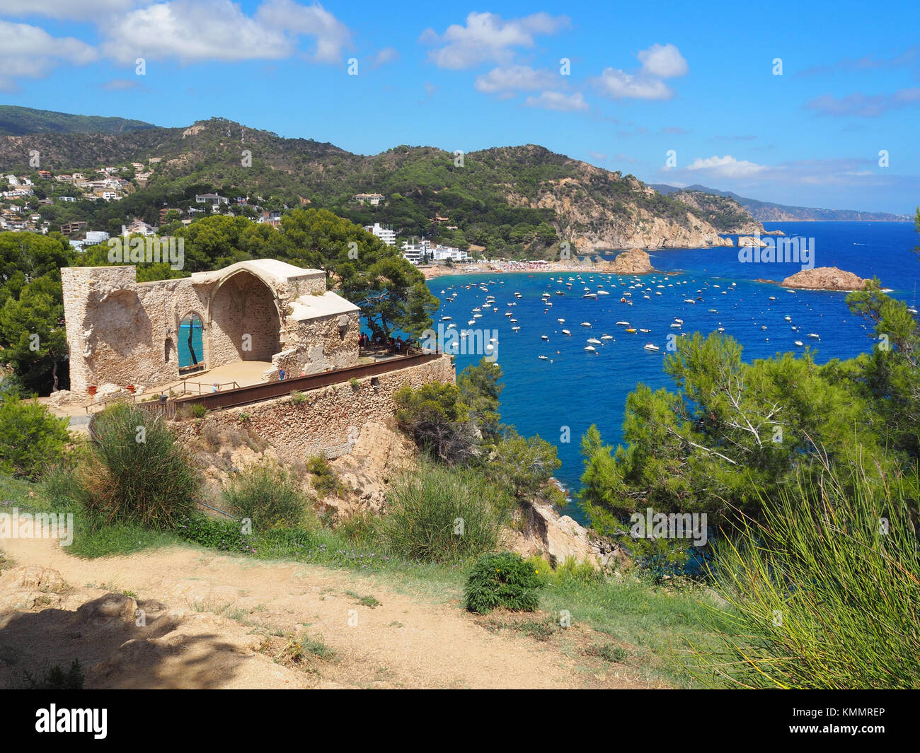 Tossa church hi-res stock photography and images - Alamy