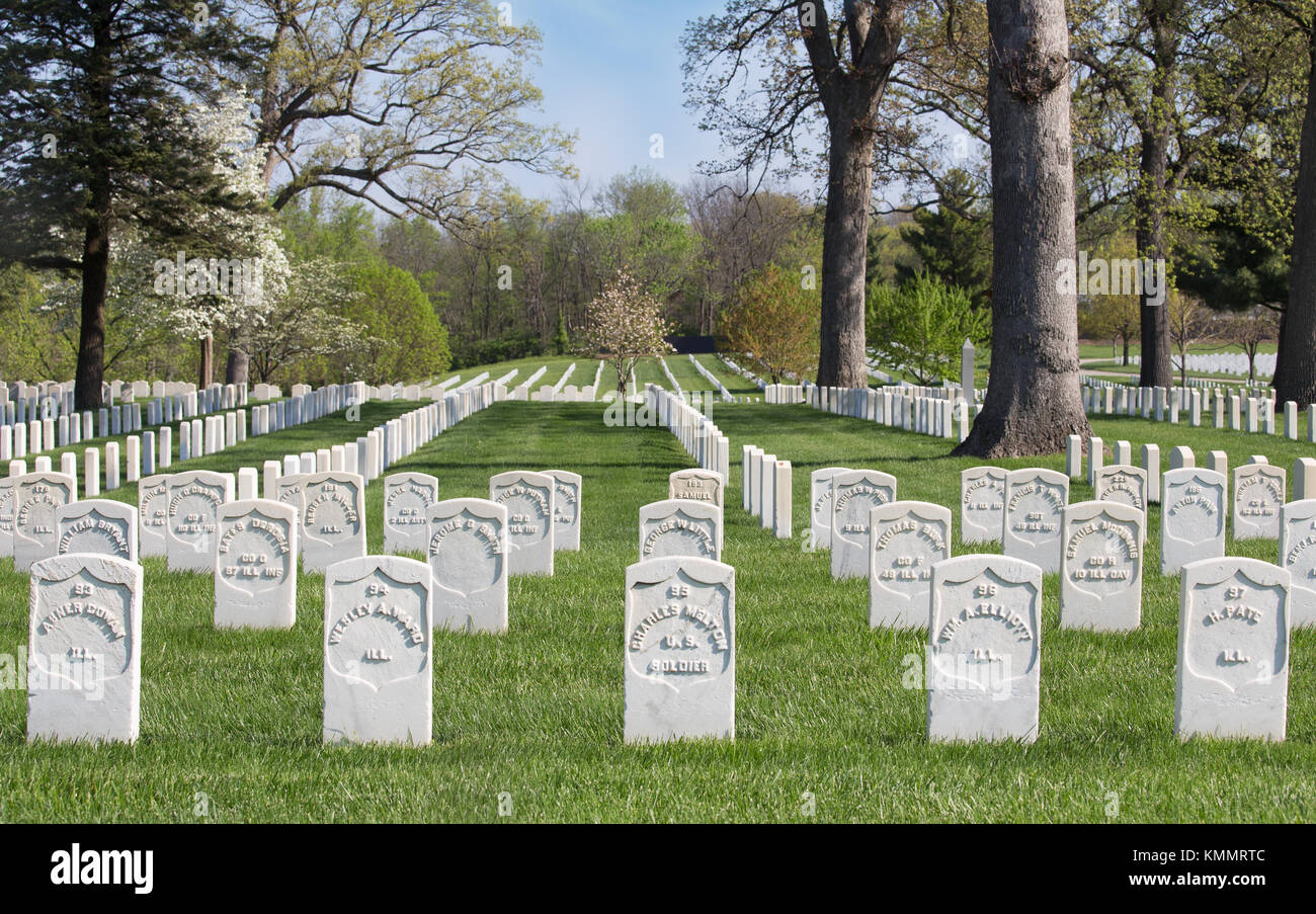 Gravestones of Civil War soldiers buried at Camp Butler National ...