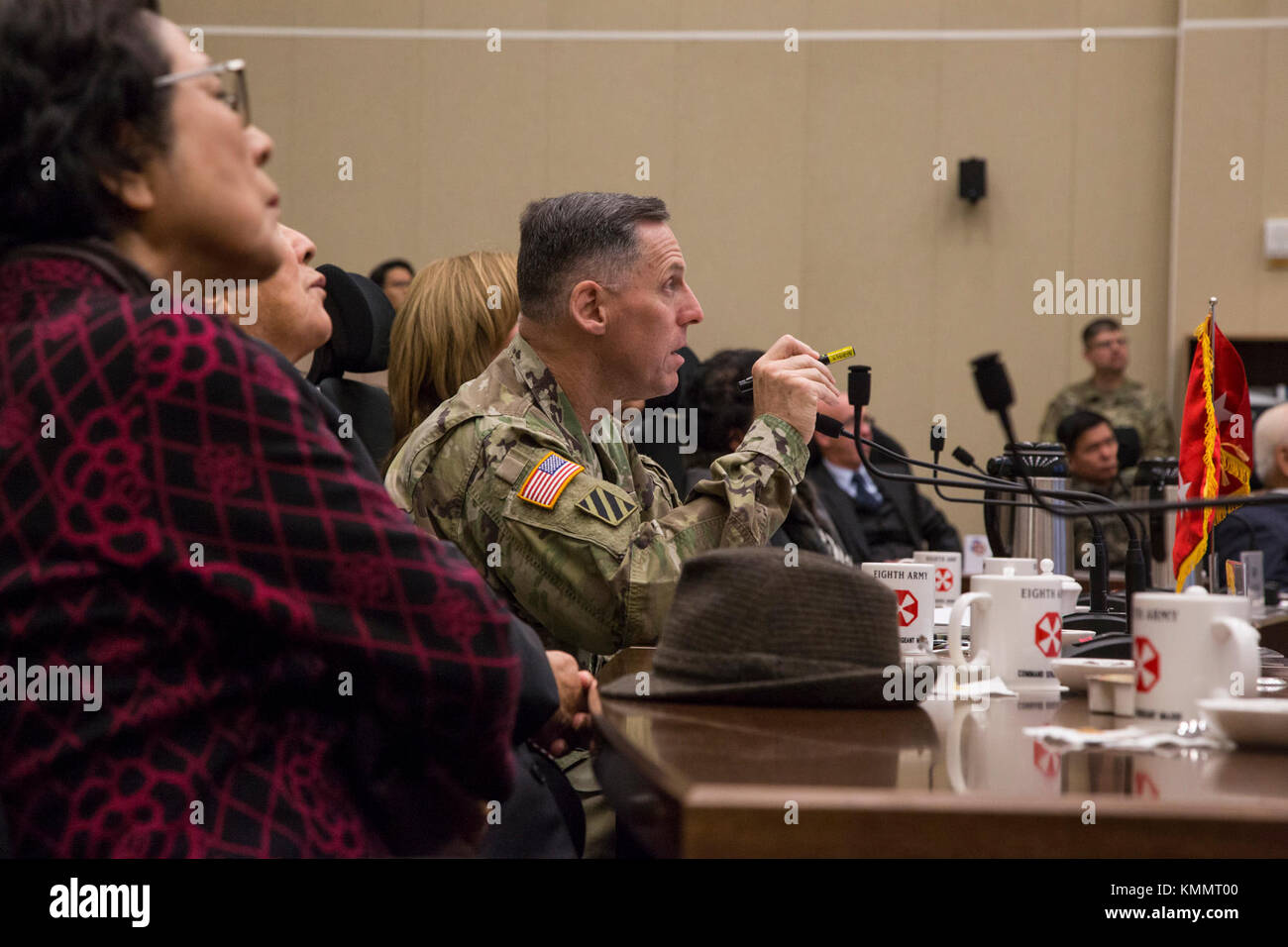 U.S. Army Lt. Gen. Thomas Vandal, 8th Army commanding general ...