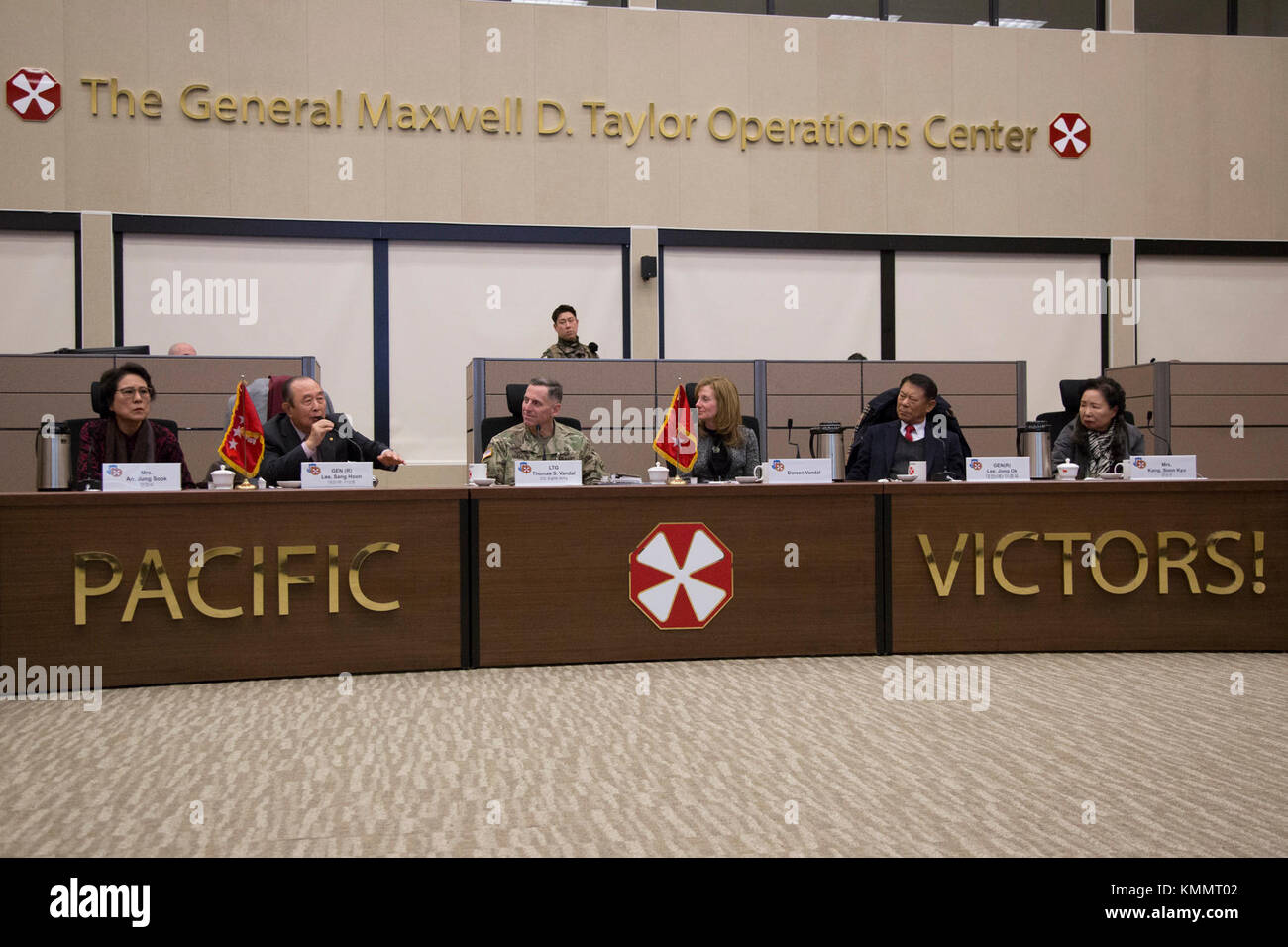 U.S. Army Lt. Gen. Thomas Vandal, 8th Army commanding general ...