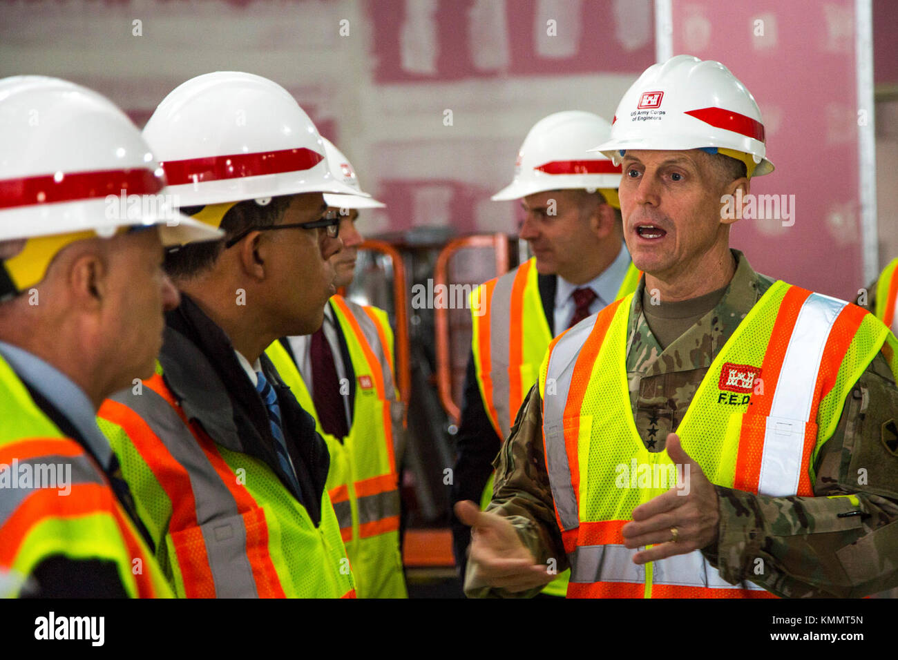 U.S. Lt. Gen. Vandal, 8th Army commanding general, briefs the hospital ...