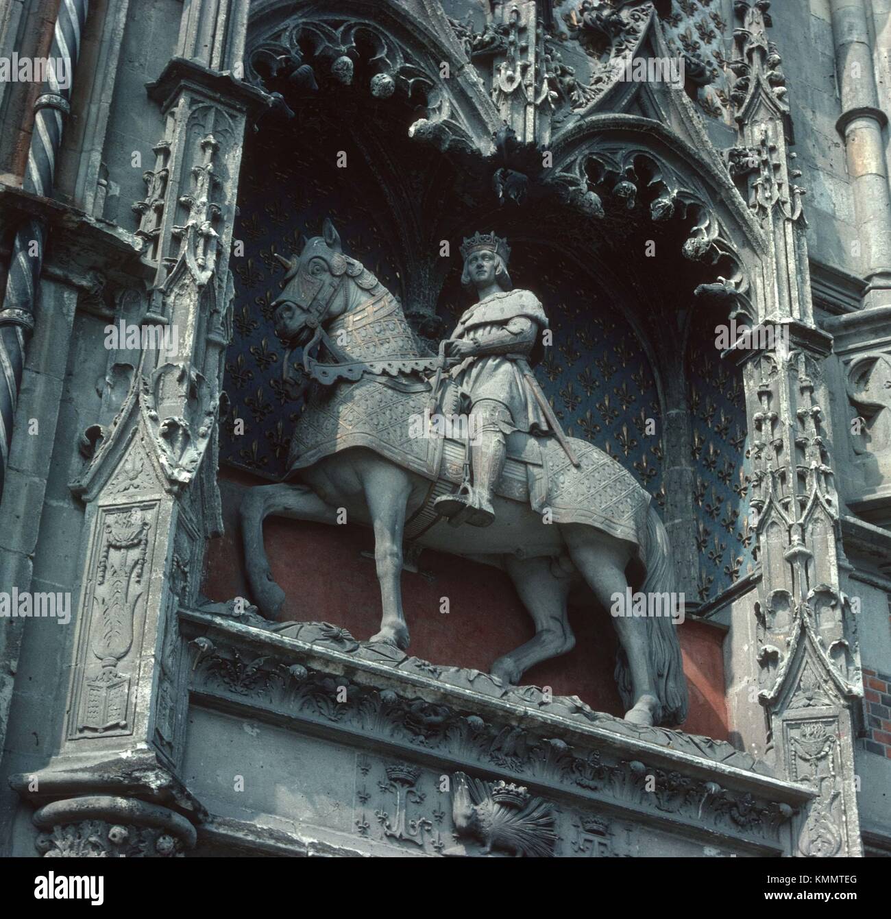 France loire french chateaux sculpture renaissance architecture hi-res ...