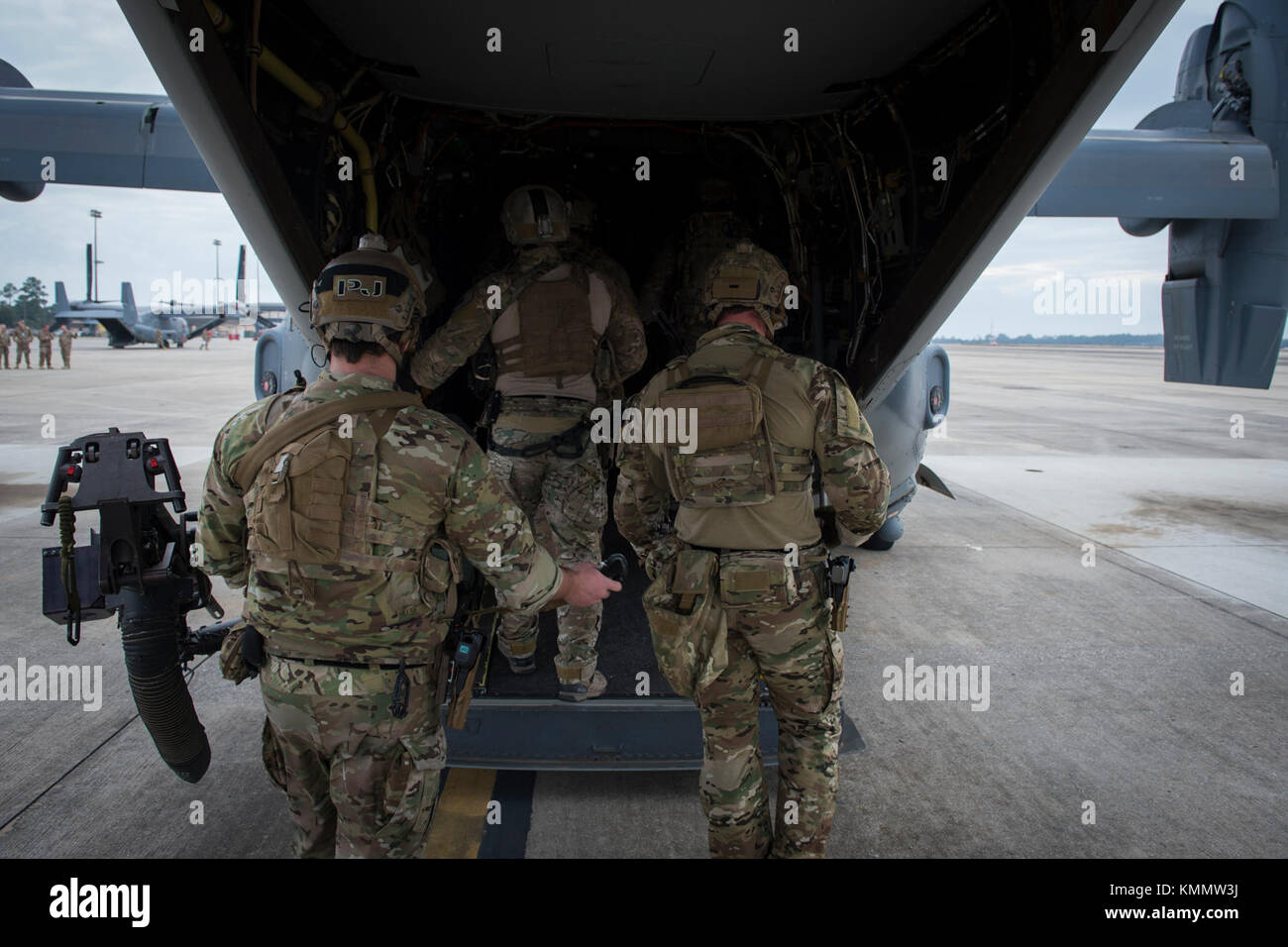 Special Tactics Airmen with the 26th Special Tactics Squadron and Mark ...