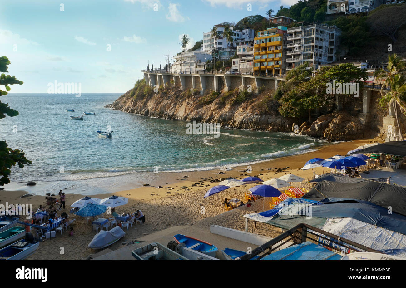 Playa la angosta acapulco hi-res stock photography and images - Alamy