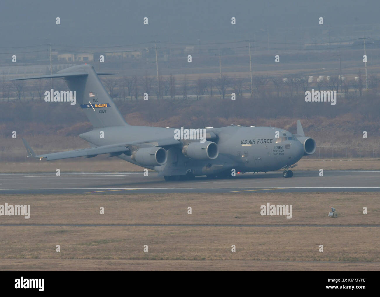 A U.S. Air Force C-17 Globemaster III cargo aircraft, assigned to Joint Base McGuire-Dix ...