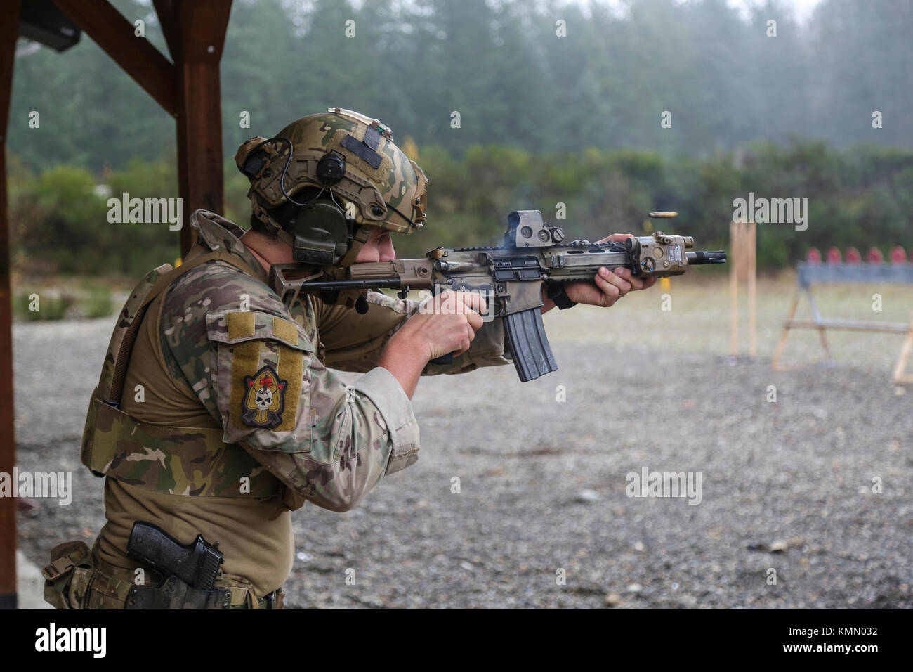 A Canadian with The Canadian Special Operations Regiment participates ...