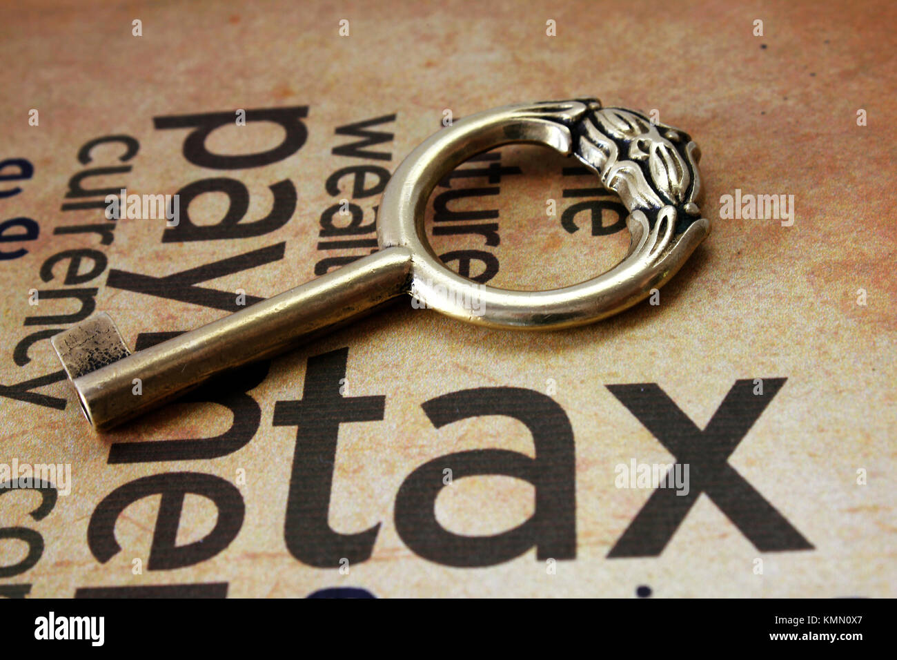 Golden key money keyhole hi-res stock photography and images - Alamy