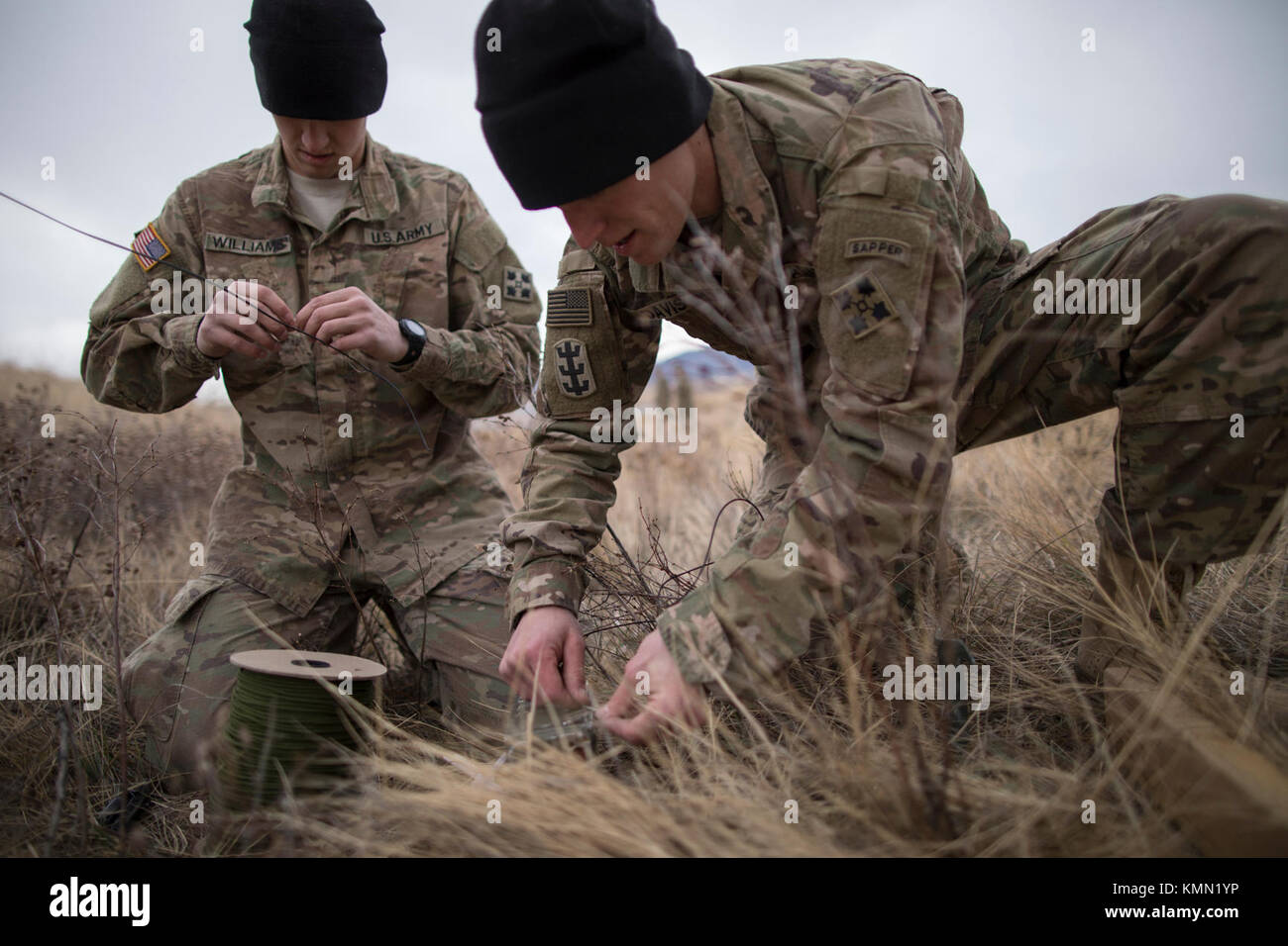 Field expedient antenna hi-res stock photography and images - Alamy