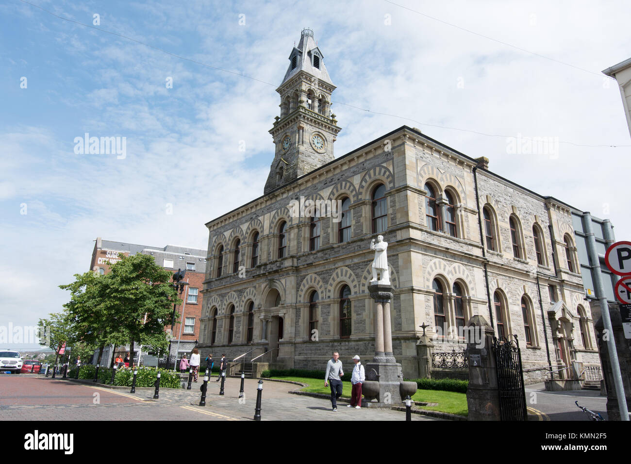 Sligo city hall hi-res stock photography and images - Alamy