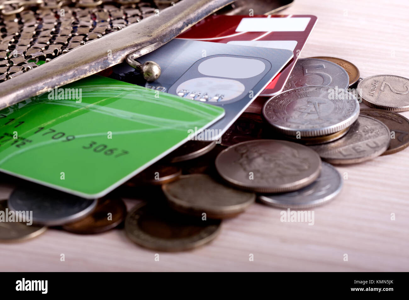 Paper wallets hi-res stock photography and images - Alamy