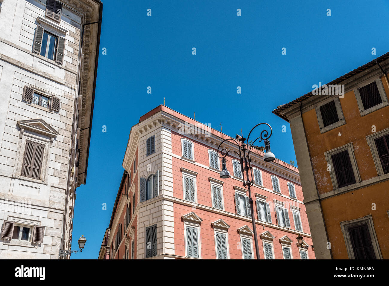 Exterior cornice hi-res stock photography and images - Alamy