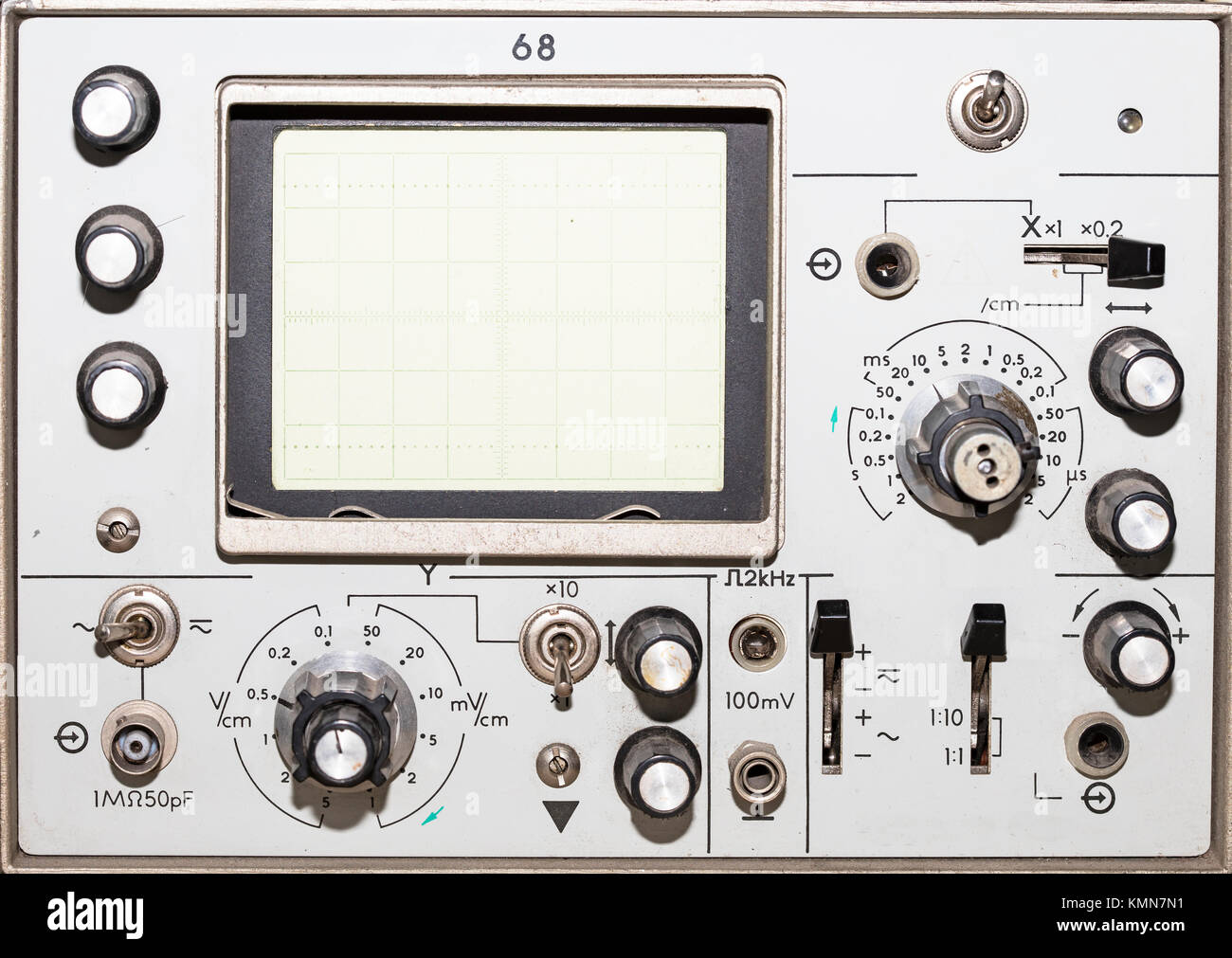 Oscilloscope hi-res stock photography and images - Alamy