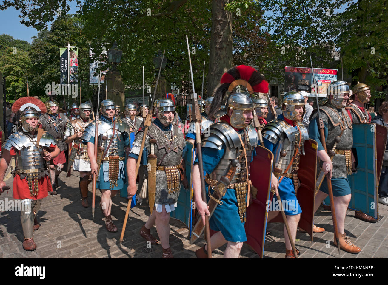 Roman soldiers marching history enactment hi-res stock photography and ...